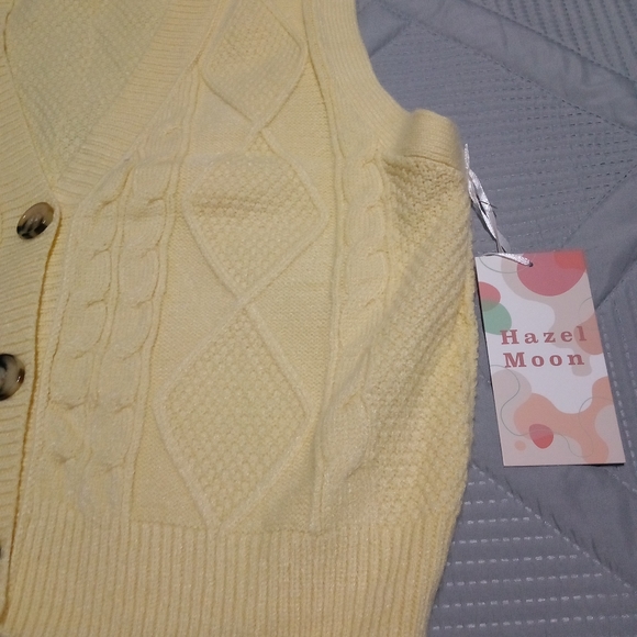 Hazel Moon | Sweaters | Hazel Moon Juniors Cropped Sweater Vest Size M ...